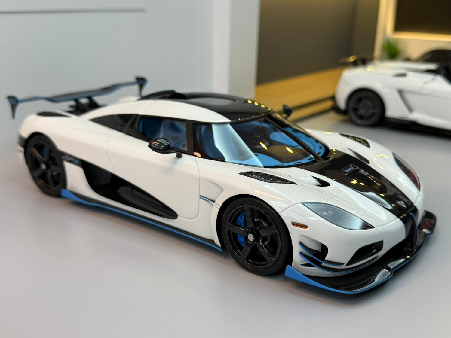 VMB x Miniature Planet 1:18 Koenigsegg Agera RS1